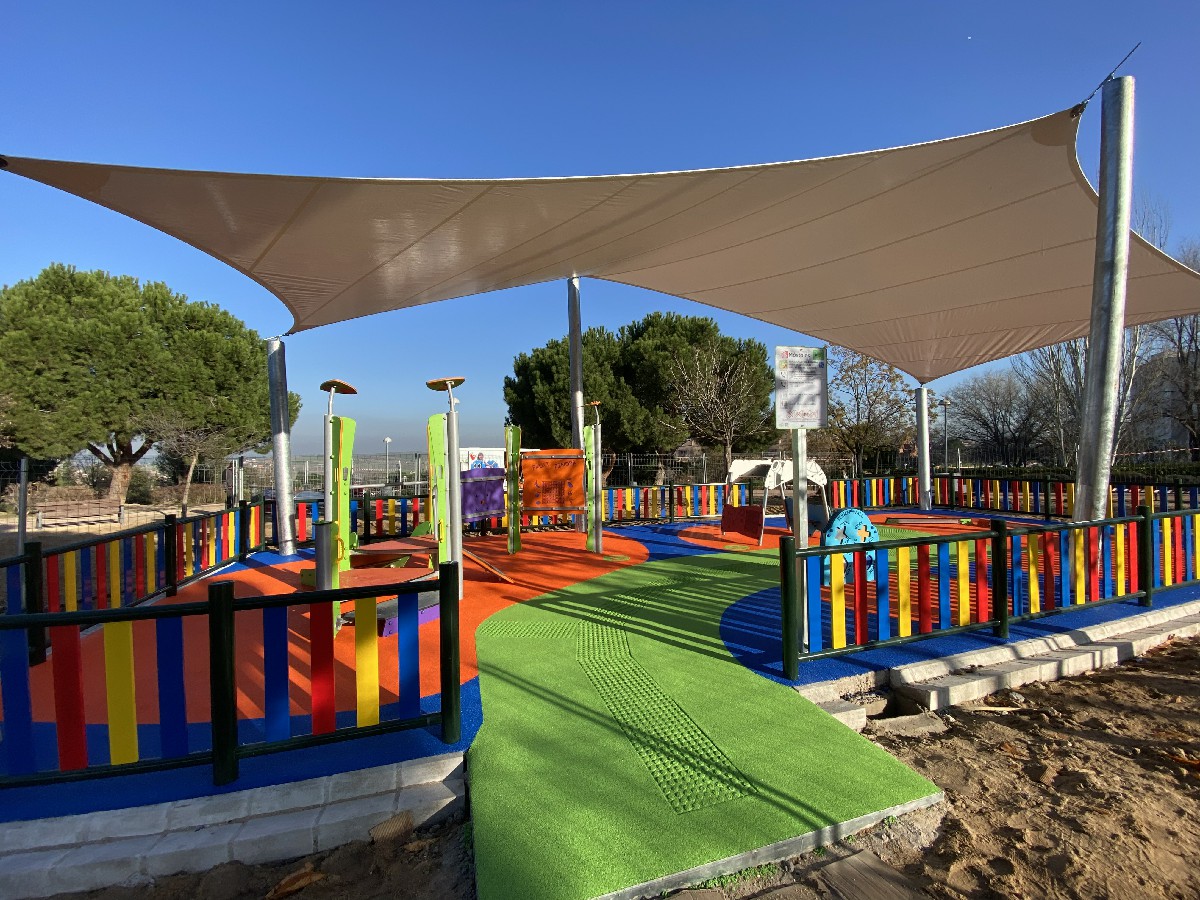 Cubrición Gobi para parques infantiles, zonas urbanas y colegios.